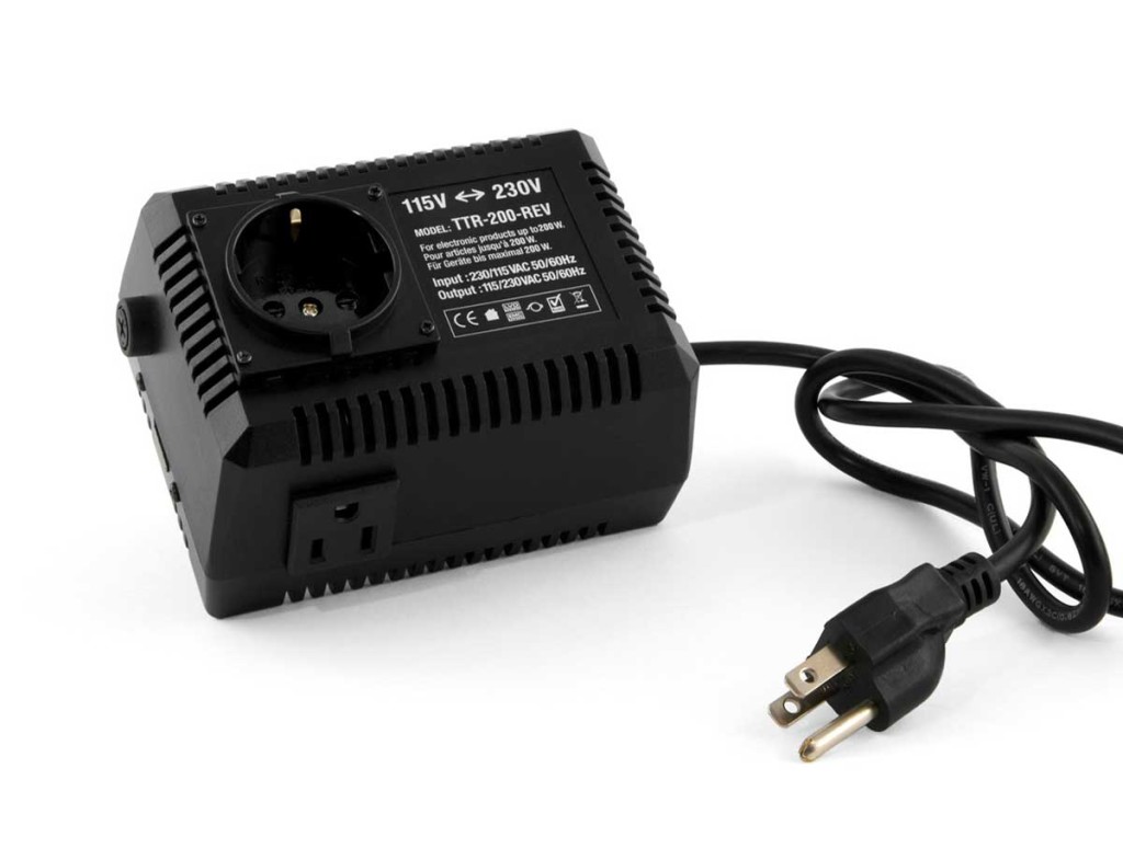 Transformateur 220v 110v Compact De Marque US TRONIC Transformateur 220v 110v Compact De Marque US TRONIC